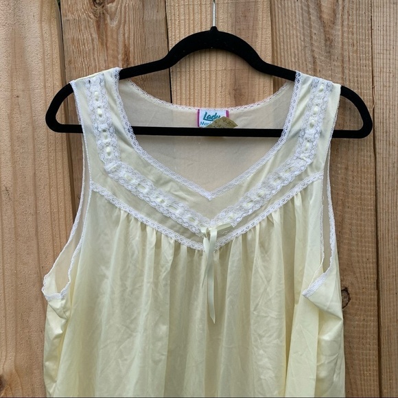 Lady Manhattan | Intimates & Sleepwear | Vintage Lady Manhattan Dress ...